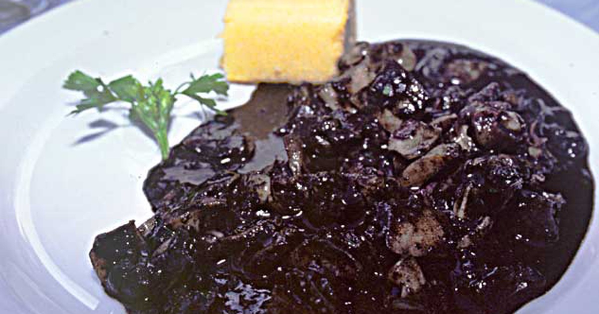 Crni rižot od sipa - Kvarnerska kuhinja | Gastronaut