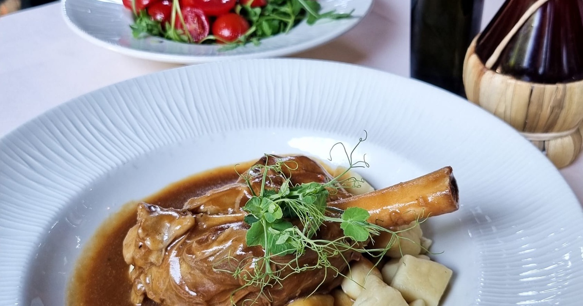 Pirjana janjeća koljenica - Internacionalna kuhinja | Gastronaut